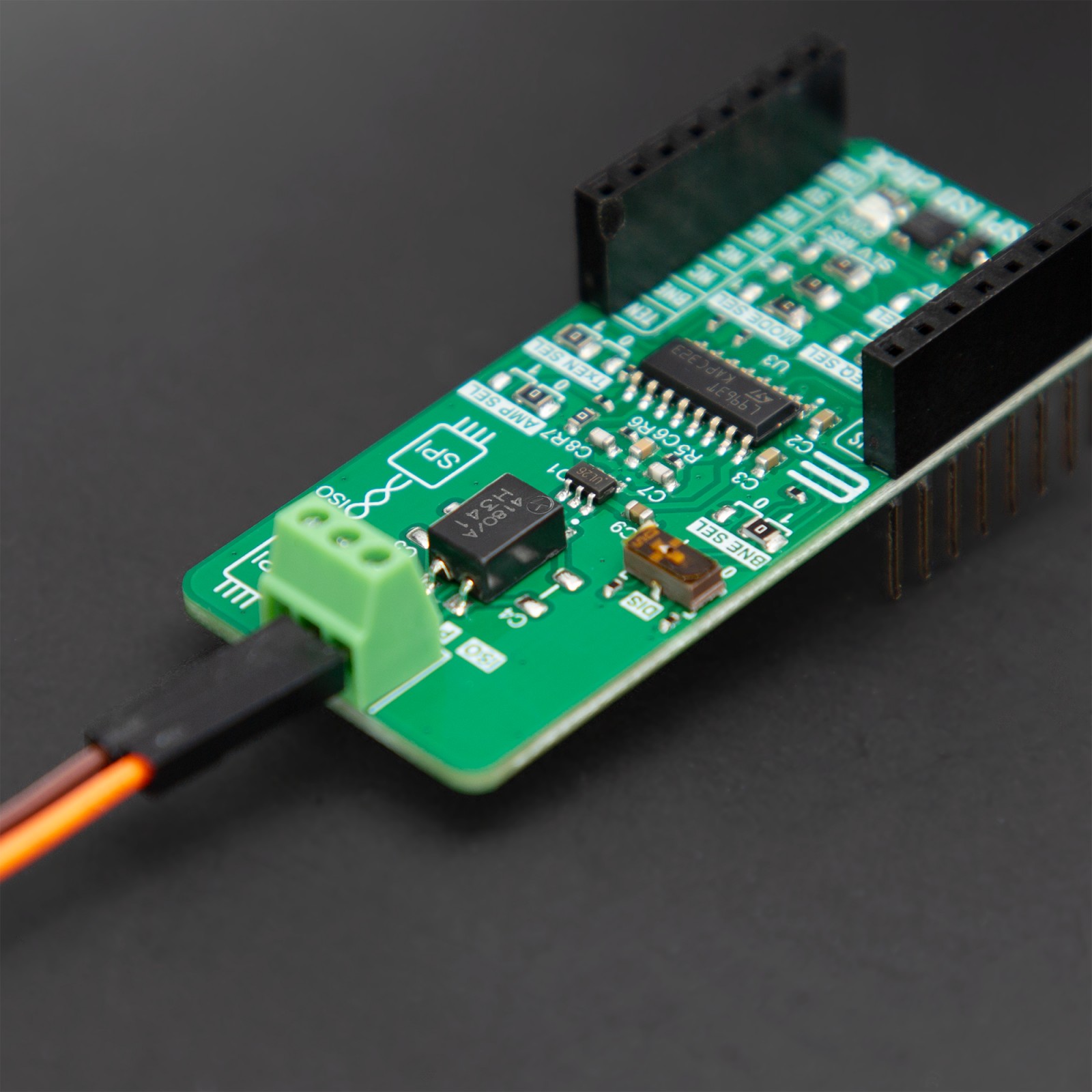 2-Wire SPI ISO Click - Isolated SPI transceiver | MIKROE-6778
