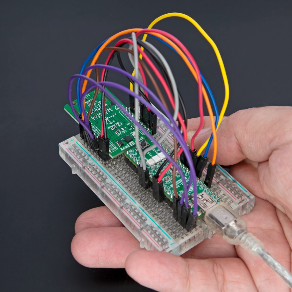 Accel 31 Click Featuring BMA580 for AI-Based Voice and Motion Detection