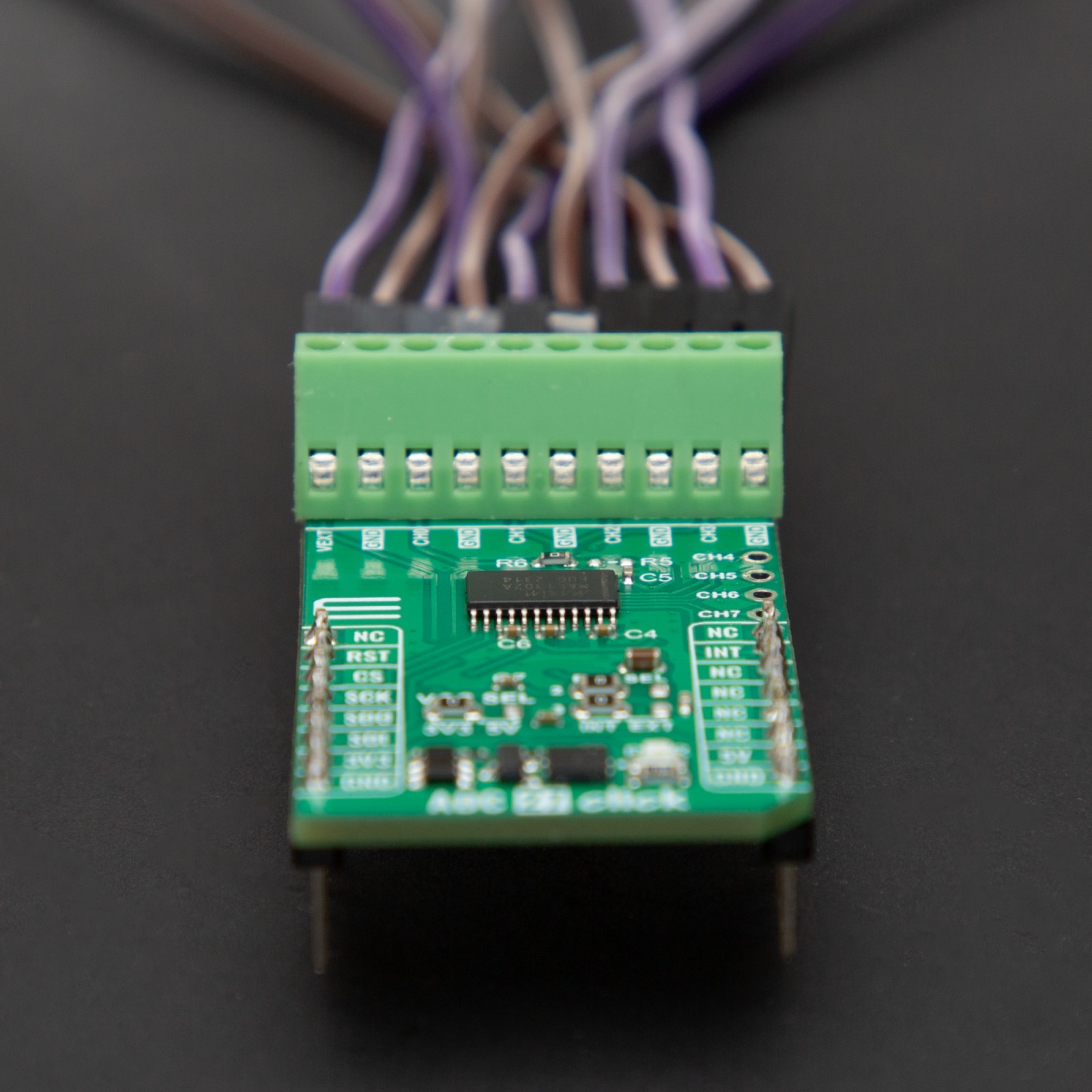 ADC 27 Click - Multi-channel analog signal conversion | MIKROE-6651