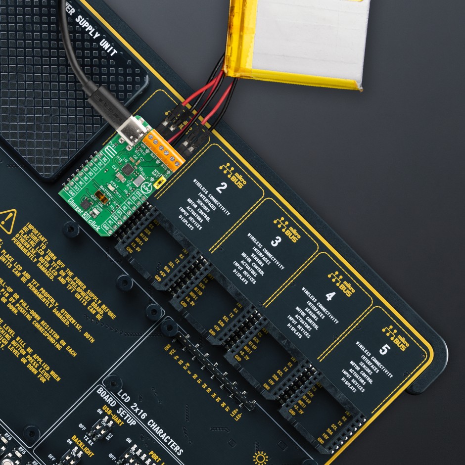 Charger 30 Click - 4.5A 1-Cell Li-Ion/Poly Charger | MIKROE-6610