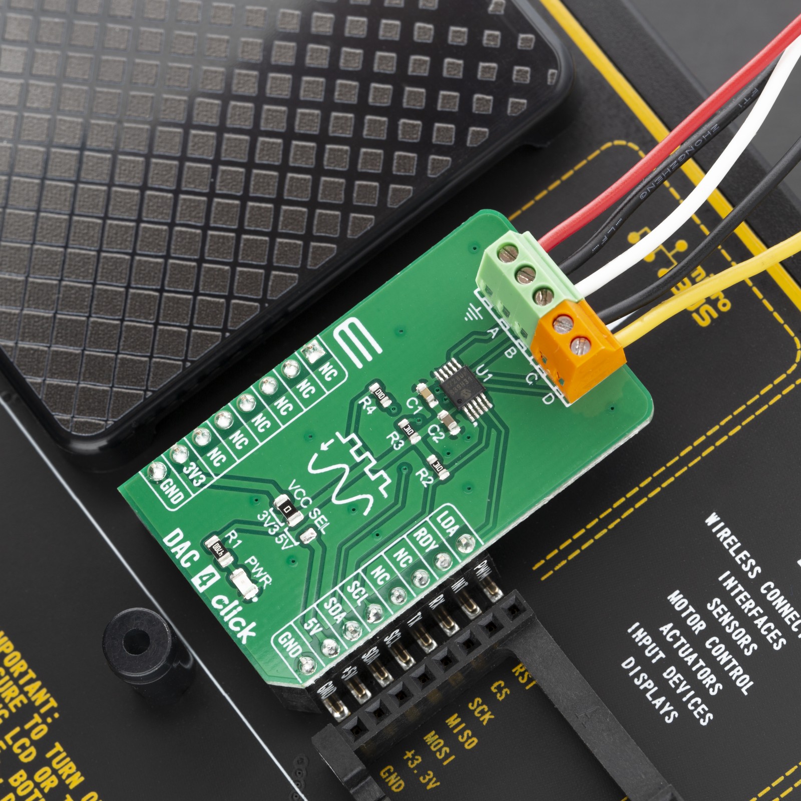 DAC 4 Click | MCP4728 Quad 12-bit DAC Module
