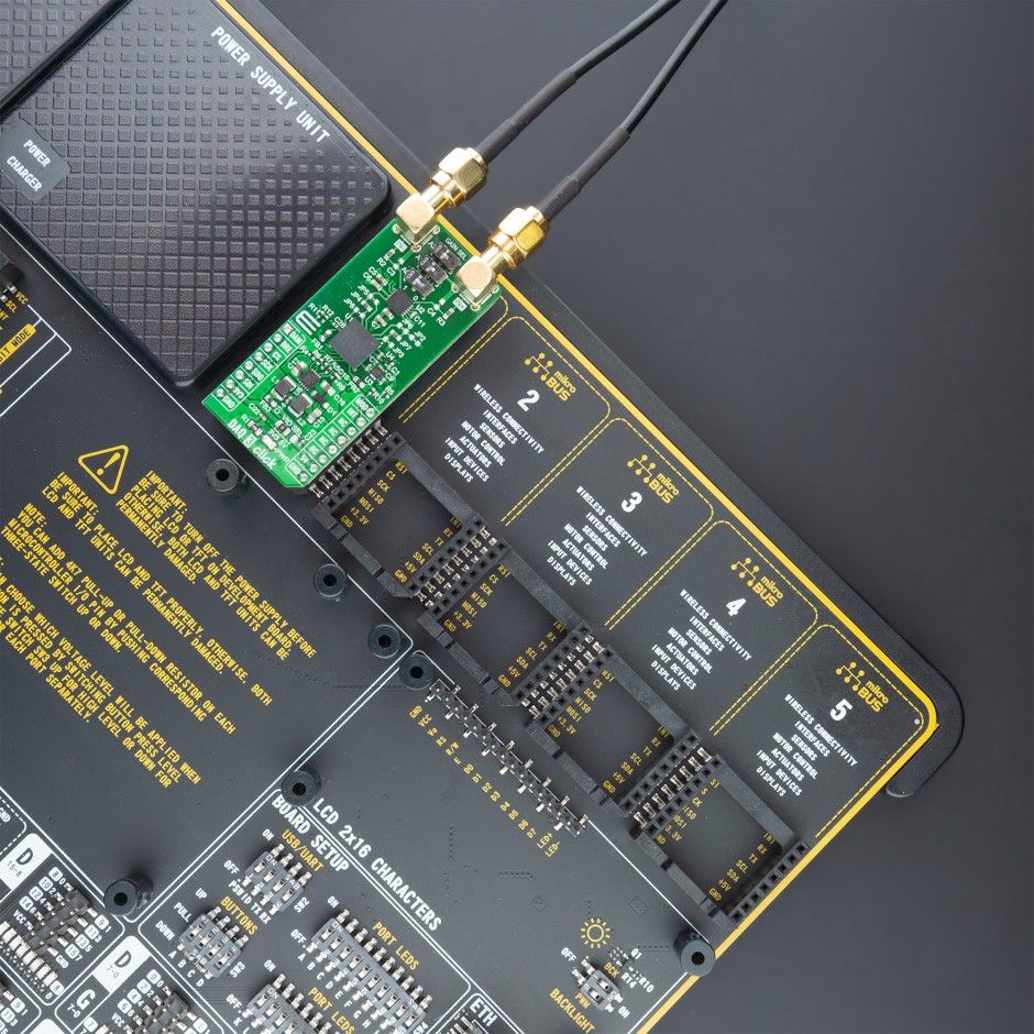 DAQ 3 Click | Mikroe