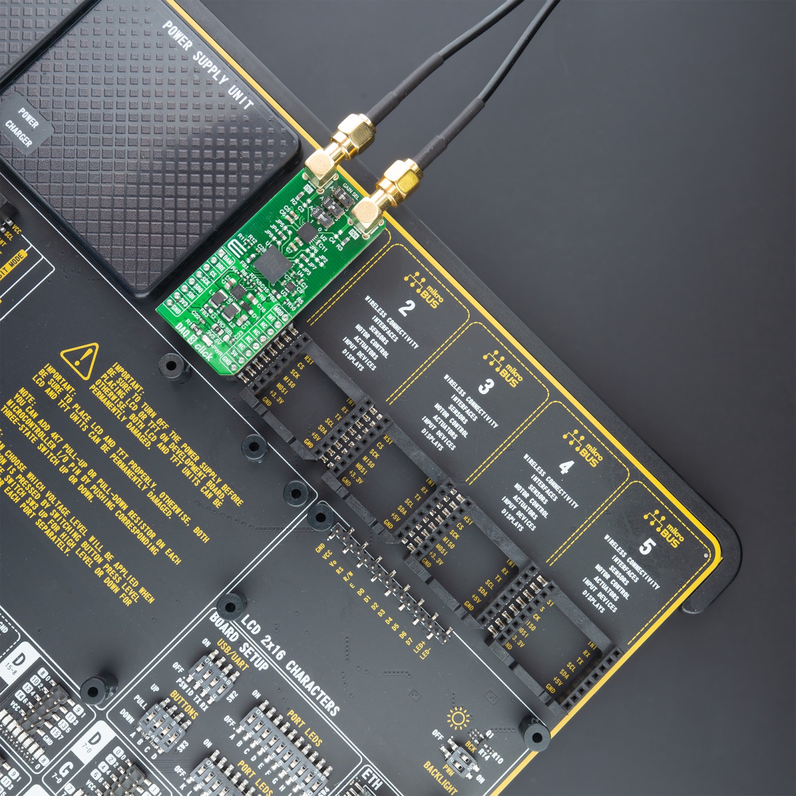 DAQ 3 Click | Mikroe