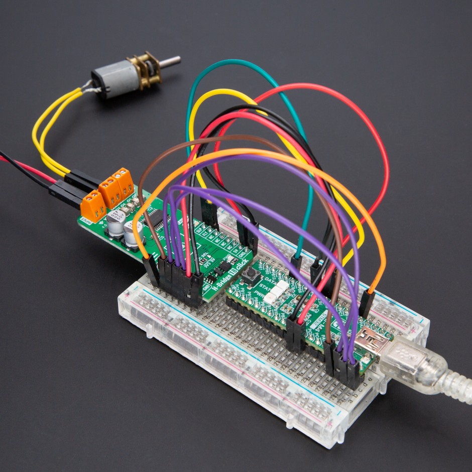 H-Bridge 18 Click | DRV8904-Q1 Quad Half-Bridge Motor Driver
