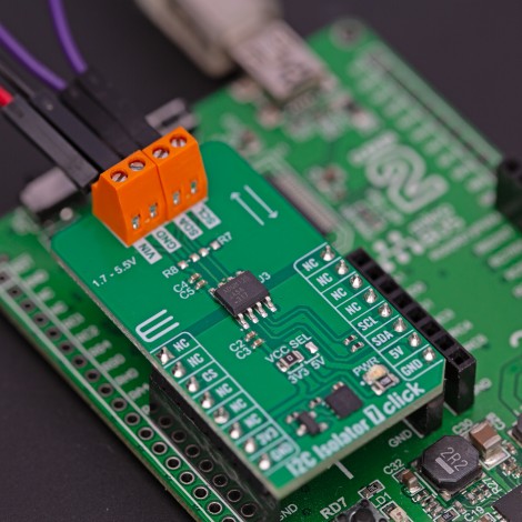I2C Isolator 7 Click