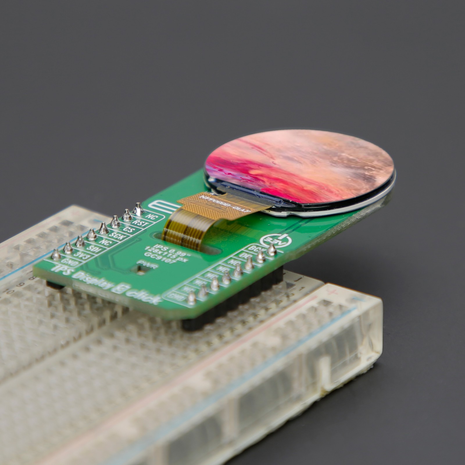 IPS Display 3 Click - 0.99-inch IPS TFT LCD | MIKROE-6542