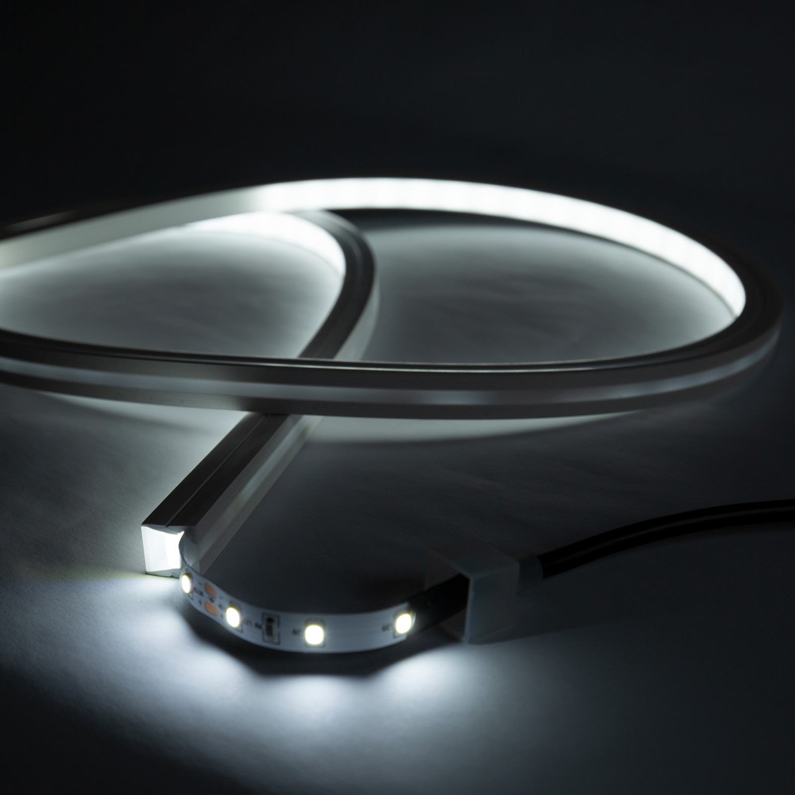 LED stripe 6W - 1.35m (with Silicon Flex Hose and DC cable Female)