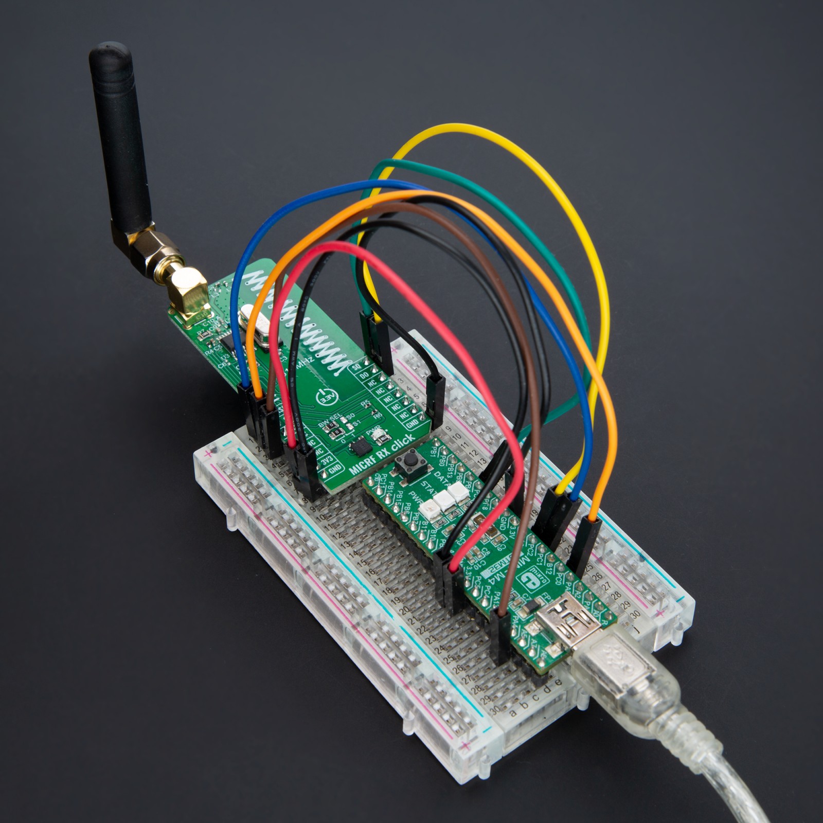 MICRF RX Click with MICRF220 for Low-Power RF Receiver Applications
