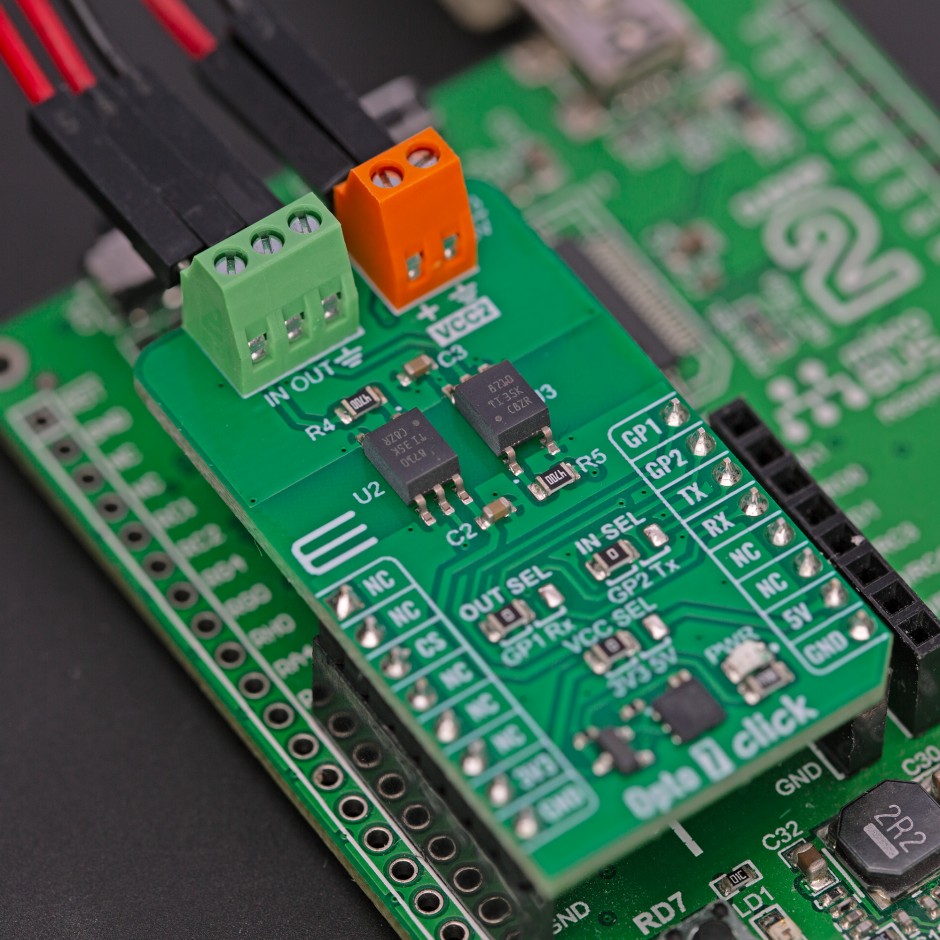 Opto 7 Click with ISOM8710 Optocoupler