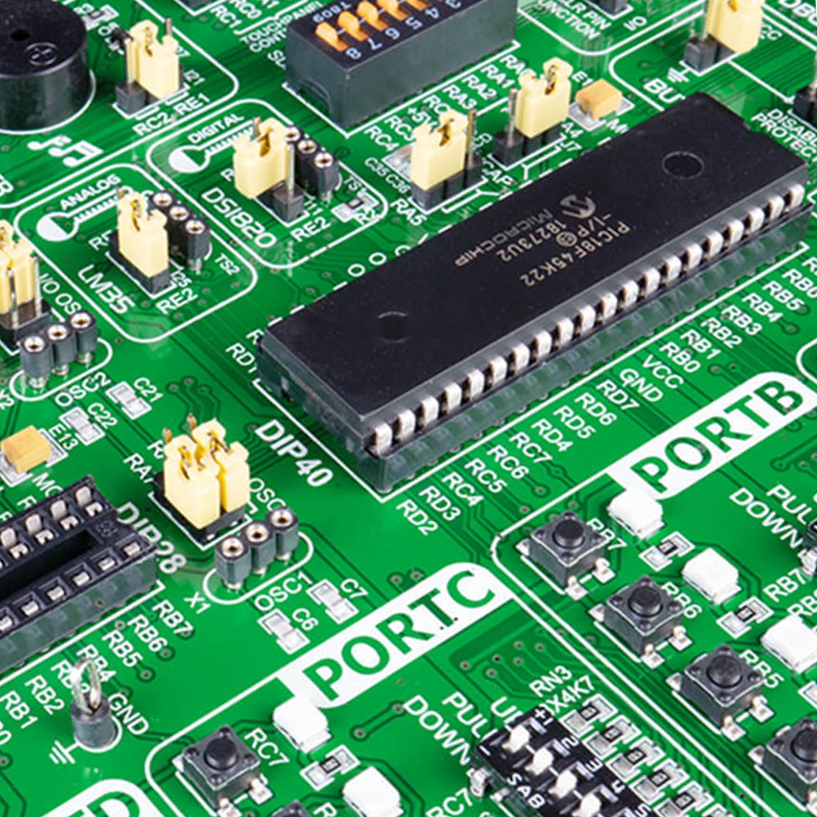 PIC18F47K42-I/P (40-DIP/128KB FLASH/8KB RAM)