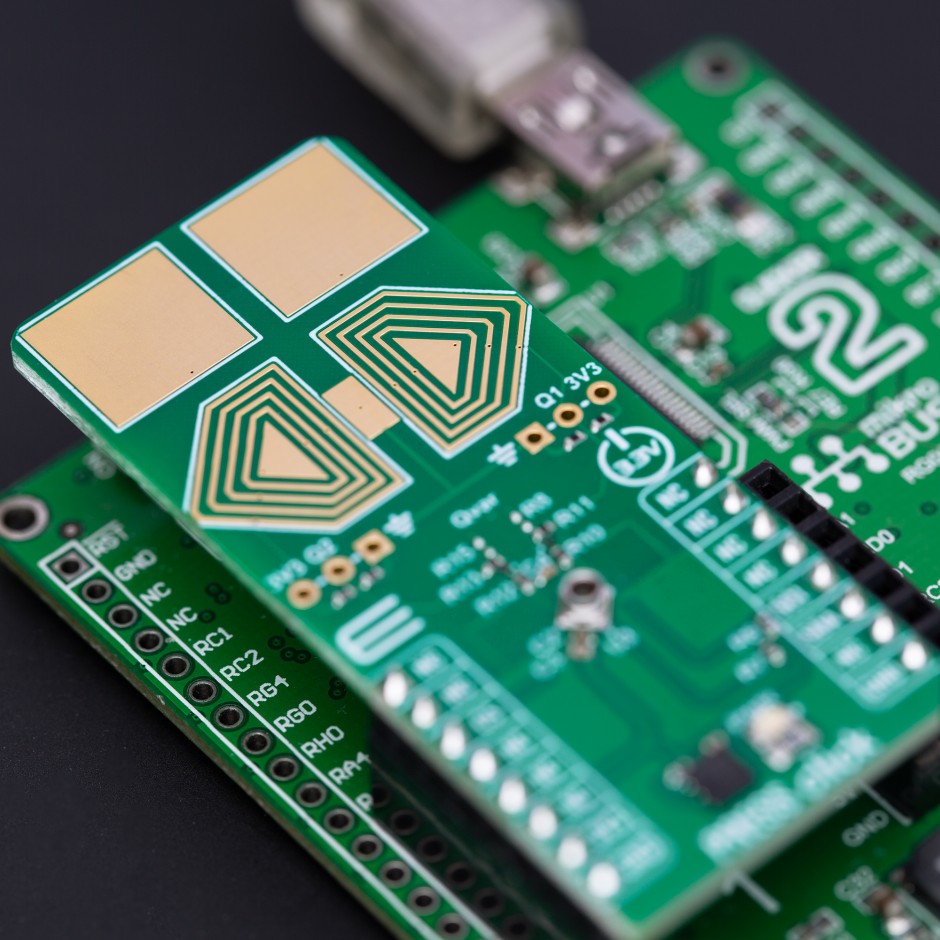 PRESS Click with ILPS28QSW Pressure Sensor