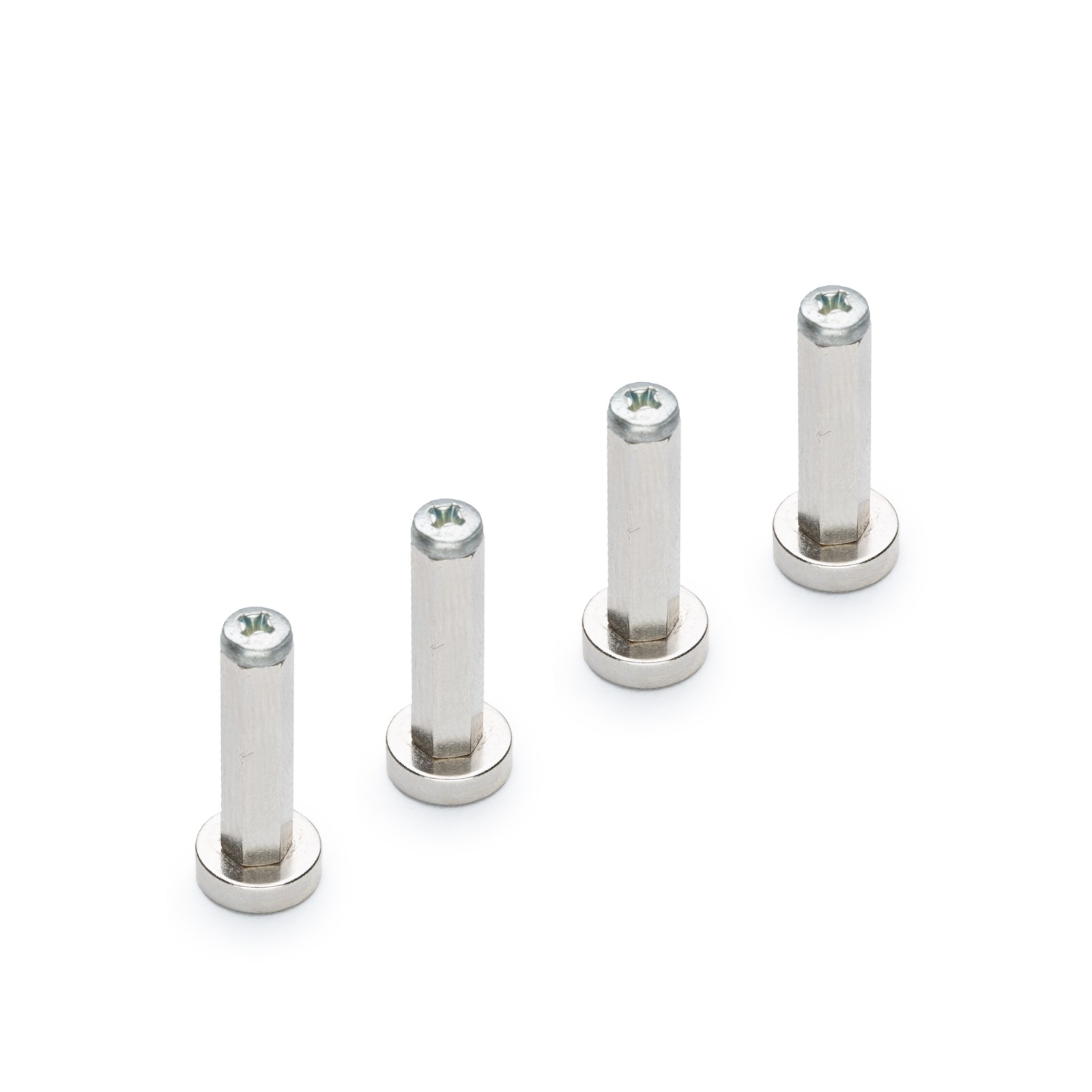 Spacers with magnets