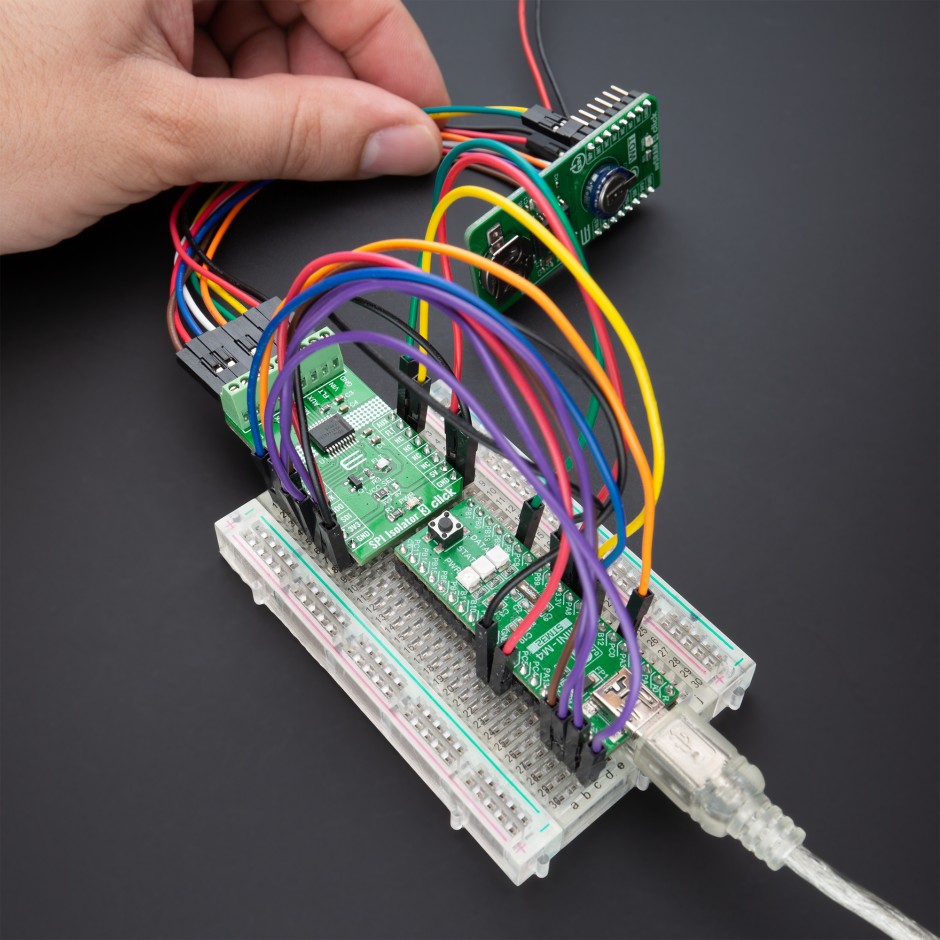 SPI Isolator 3 Click | Mikroe