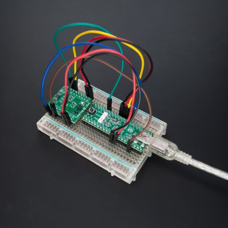 Temp-Log 7 Click | TMP1826 Precision Temperature Logger Module