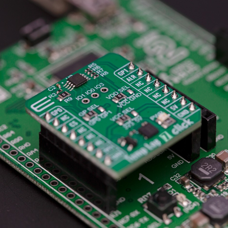 Temp-Log 7 Click | TMP1826 Precision Temperature Logger Module