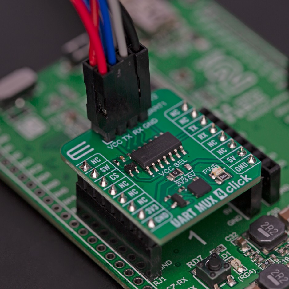 UART MUX 4 Click