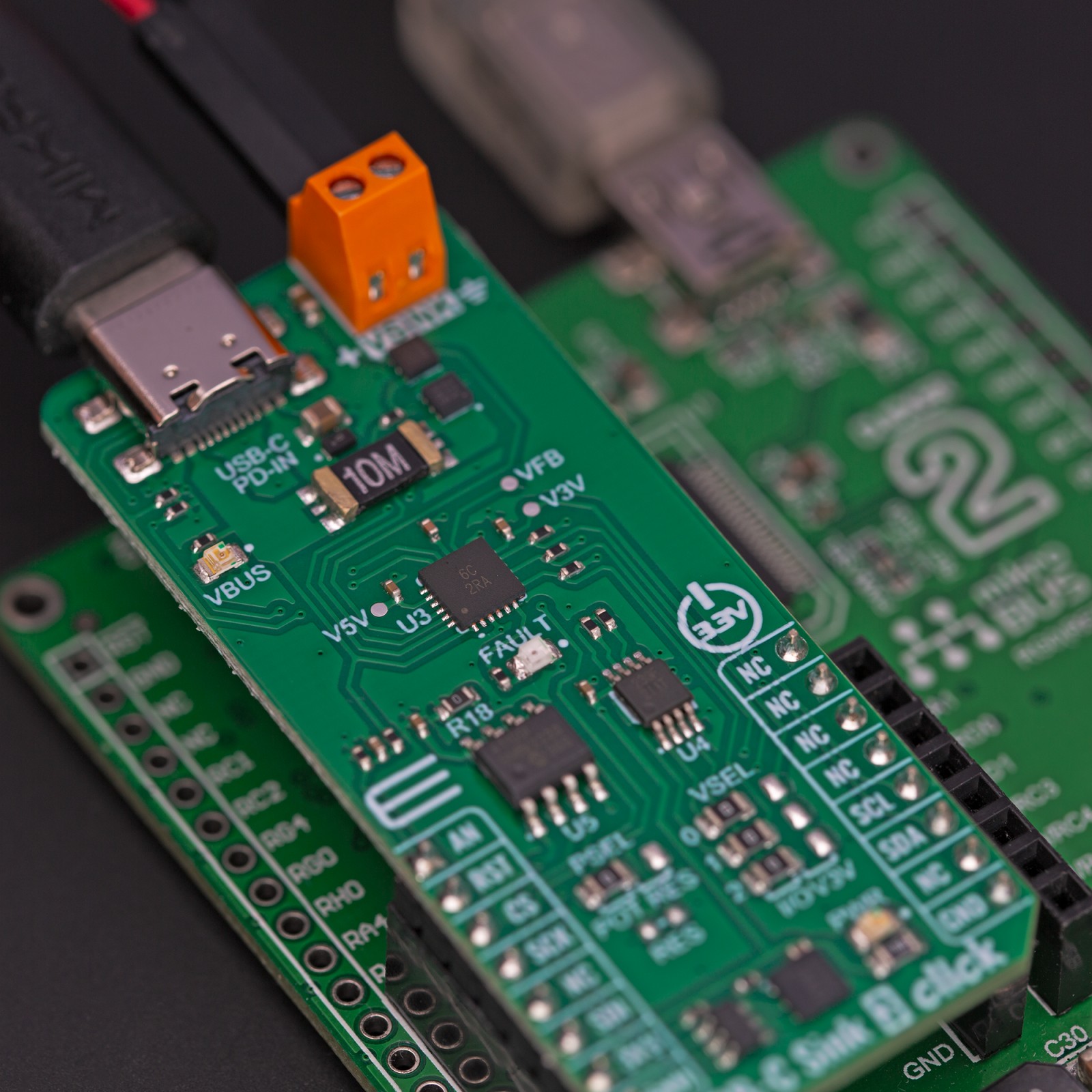 USB C Sink 3 Click featuring AP33771 for Reliable Power Delivery