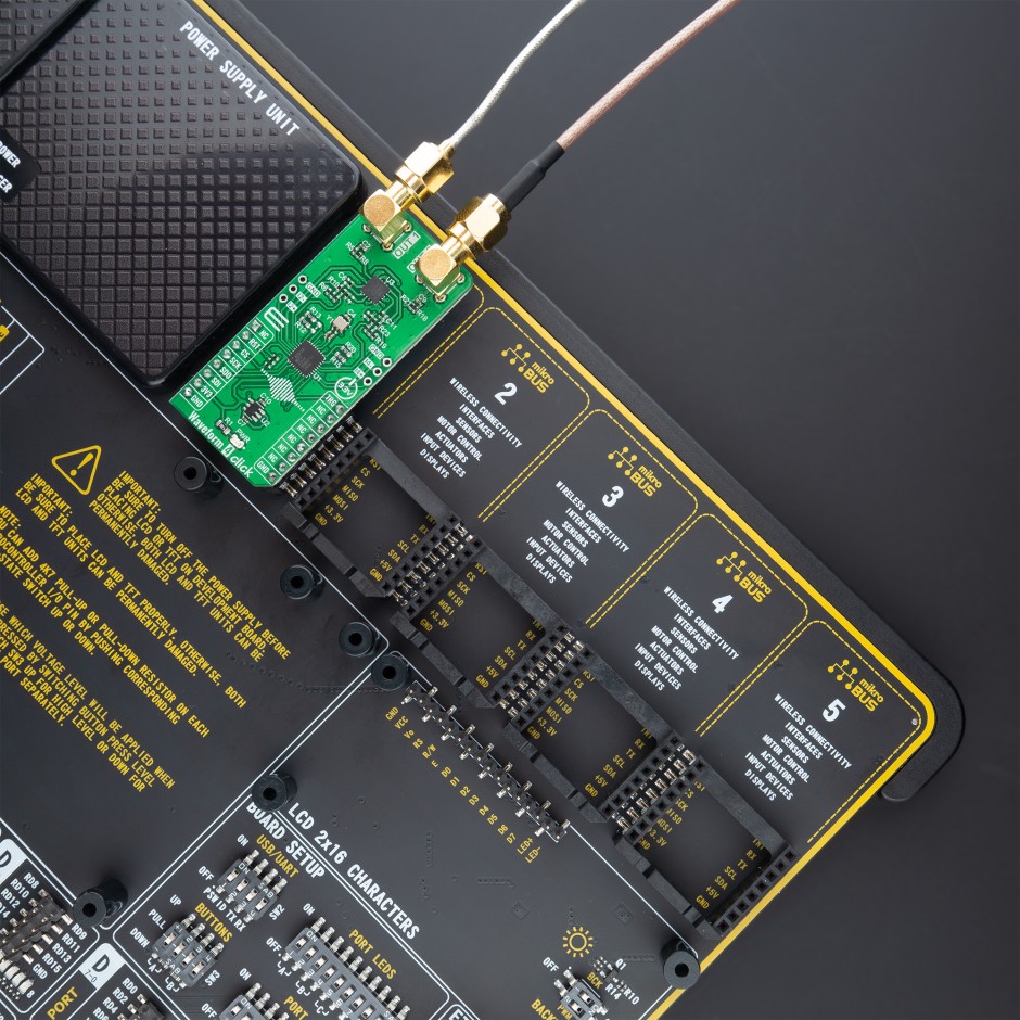 Waveform 4 Click Signal Generator Board using AD9106 | MIKROE-4908